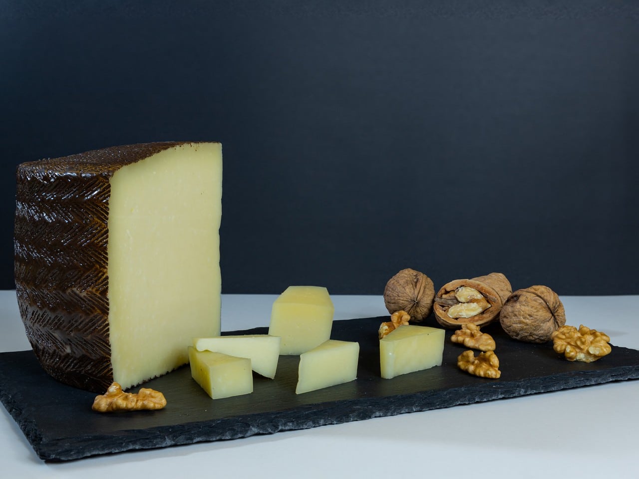 Descubre los 5 beneficios que tienen los quesos semicurados