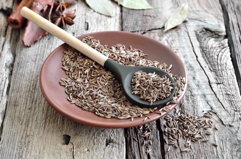 Usos y beneficios del comino en grano