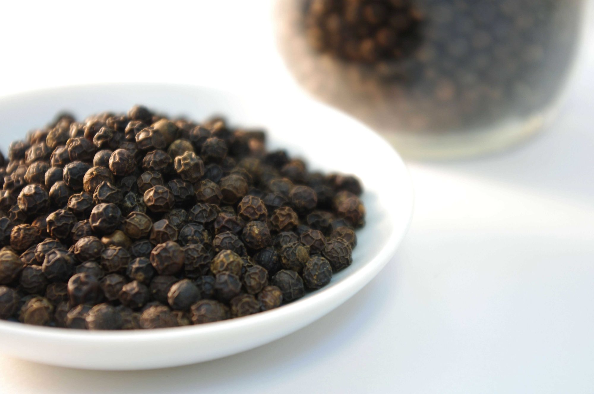 Pimienta negra en grano | Por qué incluirla en tus comidas